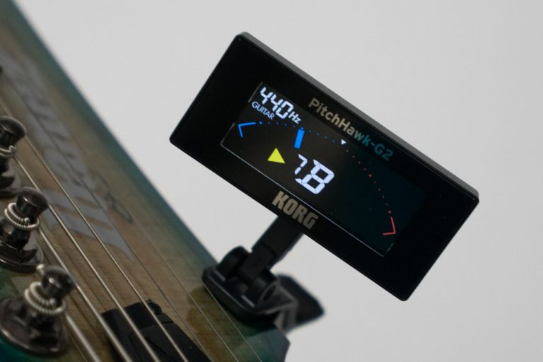 7弦ギターにも対応したクリップチューナーKORG PitchHawk-G2 | a2tka2tk